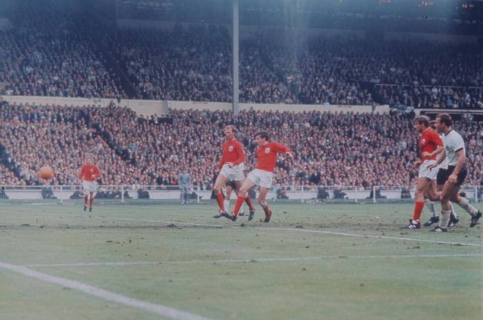 Martin Peters National Football Museum Hall Of Fame profile